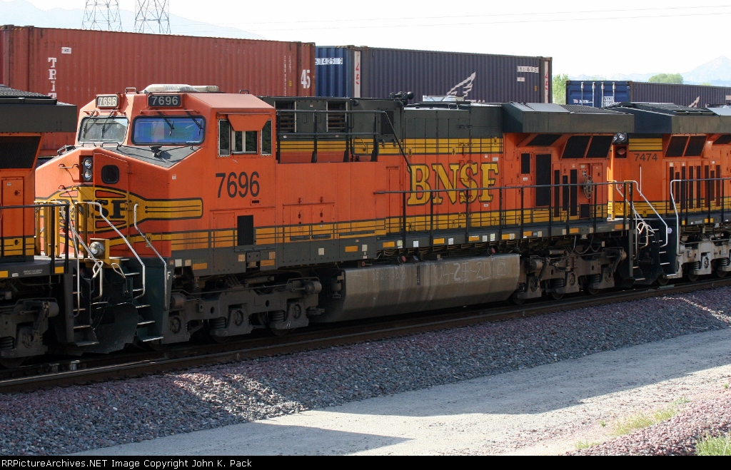 BNSF 7696